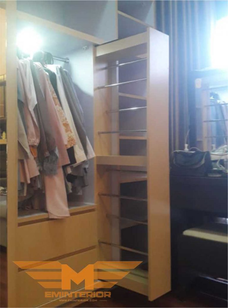Lemari Baju dan Rak Jilbab Kamar Utama, Perum Wika